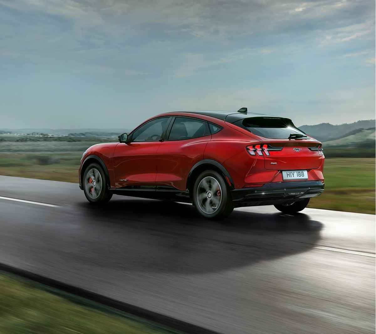 Nuova Ford Mustang Mach-E – SUV completamente elettrico | Ford CH